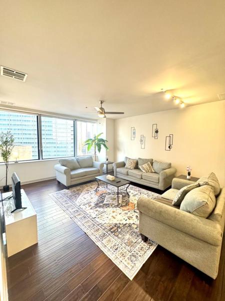 High-rise Apartment In Downtown Dallas Wpool - Highland Park, TX