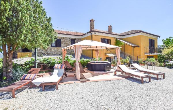 Stunning Home In Laureana Cilento With Jacuzzi - Castellabate