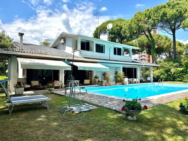 La Grande Villa With Pool - Bibione