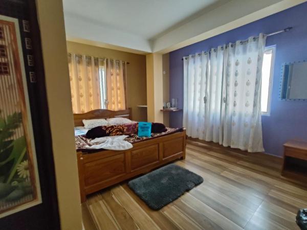 Shriniz Hotel - Lava