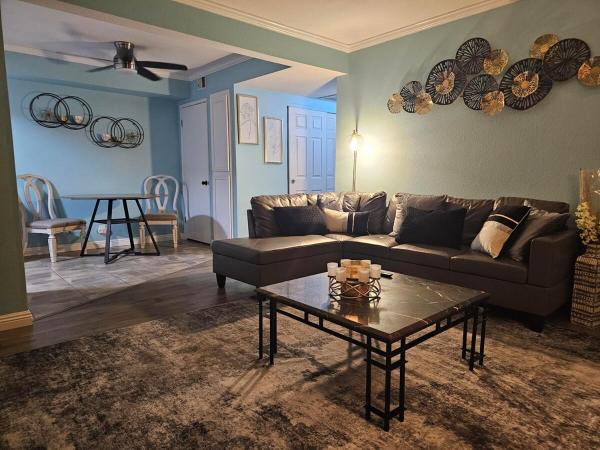 Affordable 2br-2ba Condo - Extra Amenities - Las Vegas, NV