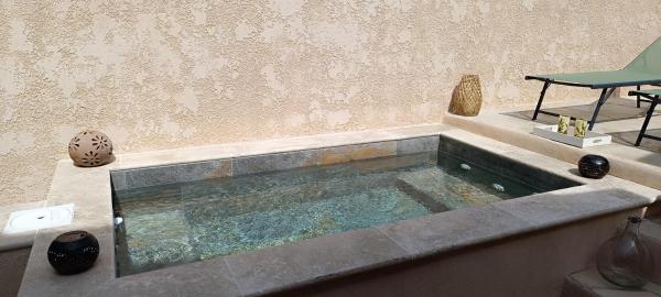Gite Pour Deux Avec Bassin Relaxant Sans Vis A Vis - Avignon
