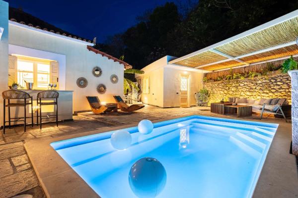 The Secret Garden - Courtyard & Private Pool Villa - Kalamata