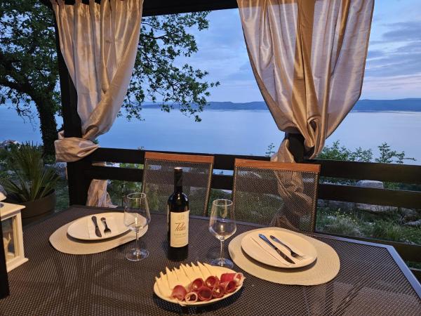 Mala Kuća Divna - Brela