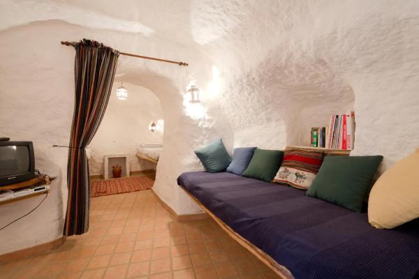 Rentitspain Cueva Oliva, Una Acogedora Cueva Y Soleado Jardín - Guadix