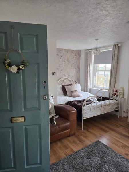 Havisham Studio Flat Rochester Me1 1xz - Chatham