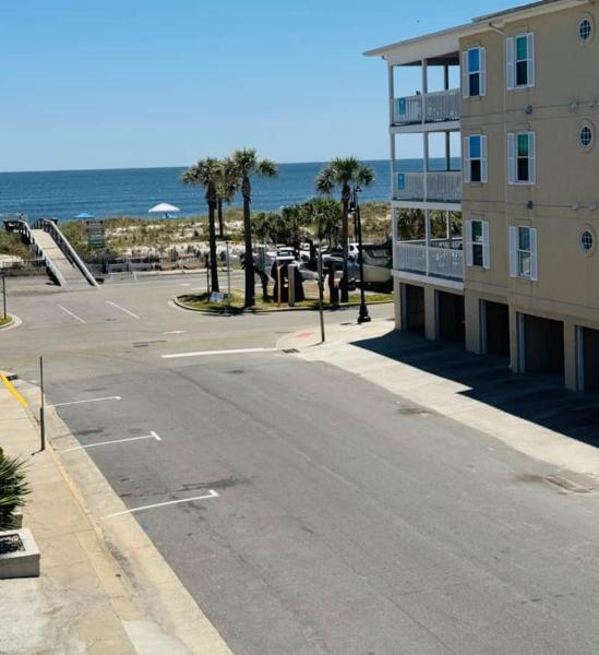 Saltwater Vista On 17th - Tybee Island, GA