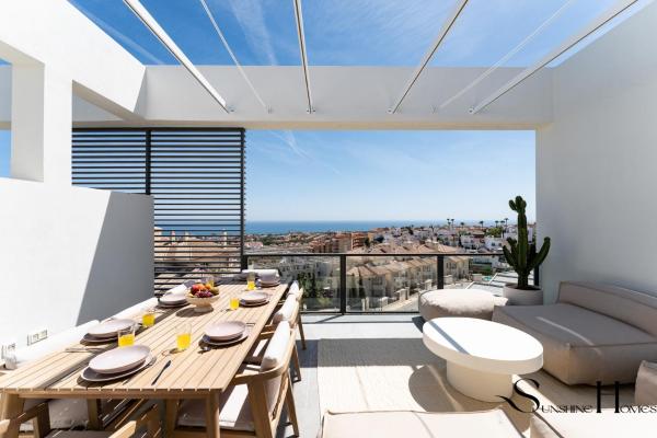 Luxury 3-bed Mijas Villa, Sea View, Pool & Jacuzzi - Calahonda