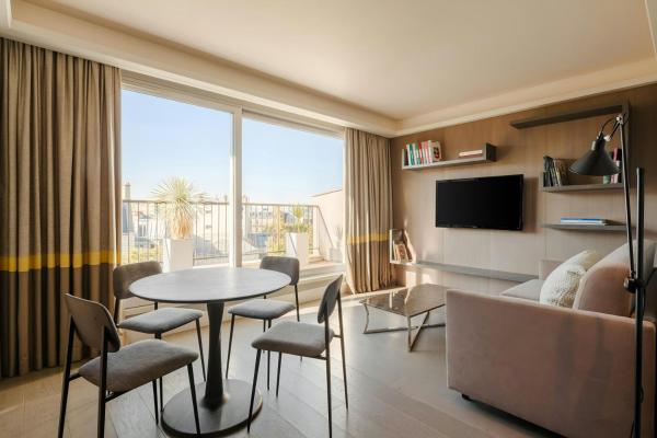 L'edmond Hotel Parc Monceau - Courbevoie