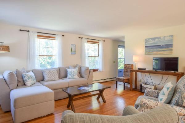 Charming Updated Home In Chatham - Cape Cod, MA