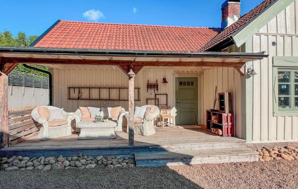 3 Bedroom Lovely Home In Alingsås - Alingsås