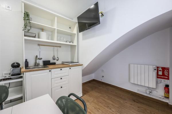 Simple And Quiet Stay Near Retiro- Ideal For Couples - Rivas-Vaciamadrid