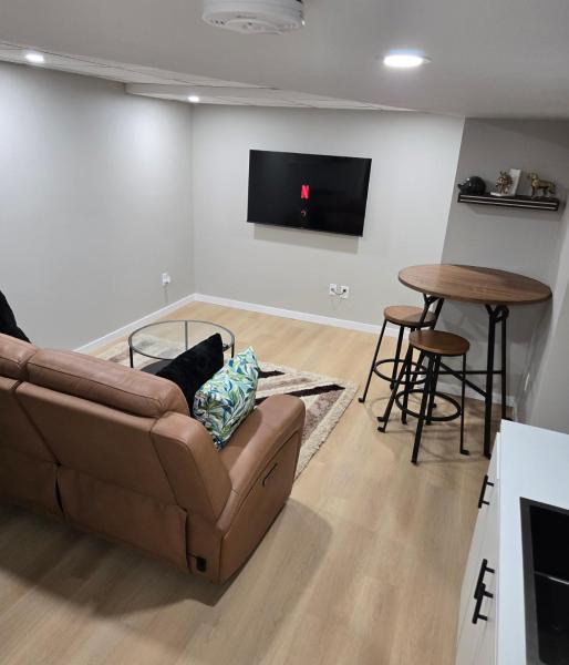 Cozy 2 Bedroom Basement With Side Entrance - Saskatchewan