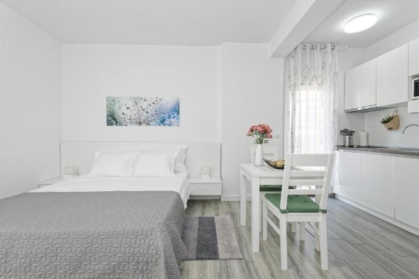 Studio Apartments Nada - Umag