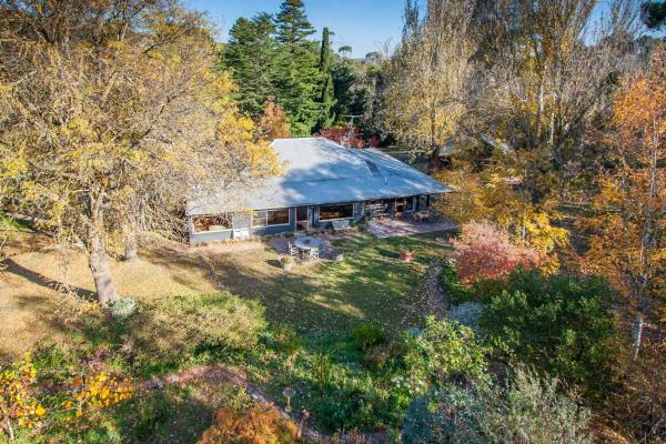 Braeside Mount Macedon Country Retreat Bed And Breakfast - Gisborne, Australia