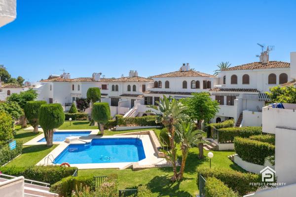 Charming Beachside Townhouse In Villacana - Benahavís