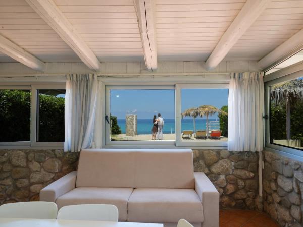 Marinella Beach Apartments - On The Beach - Private Free Parking - Tropea