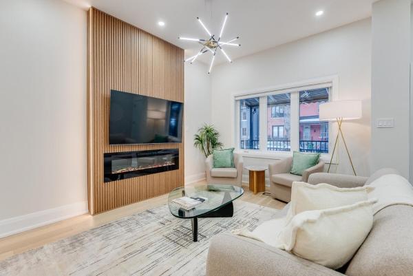 3br Home In Trinity Bellwoods - 2 Parking Spots - Toronto