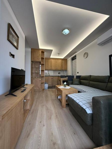 Four Seasons - Trstenik