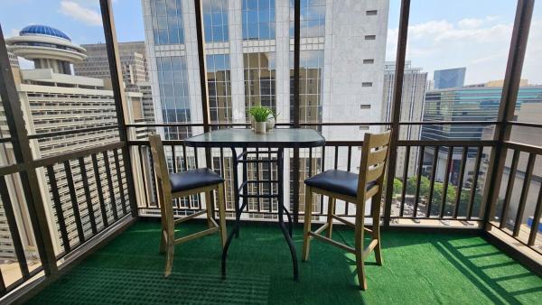 Cozy City Retreat With Balcony And Views - Atlanta, GA