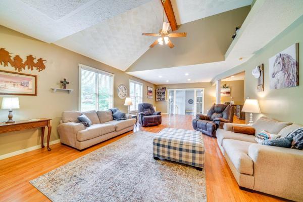 14 Mi To Dtwn Louisville Holiday Vacation Home! - Mount Washington, KY