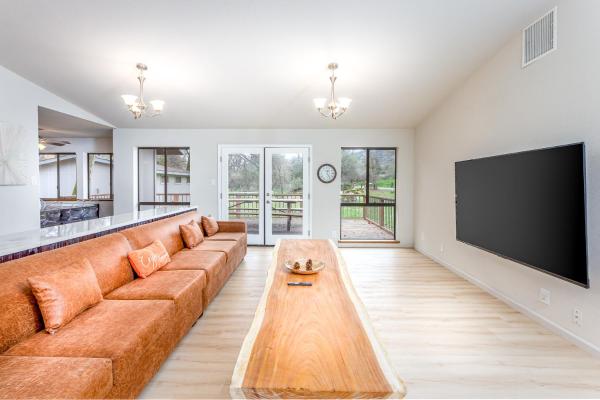 Grand Riverside Retreat - Private Walkway To The River - Sequoia National Park