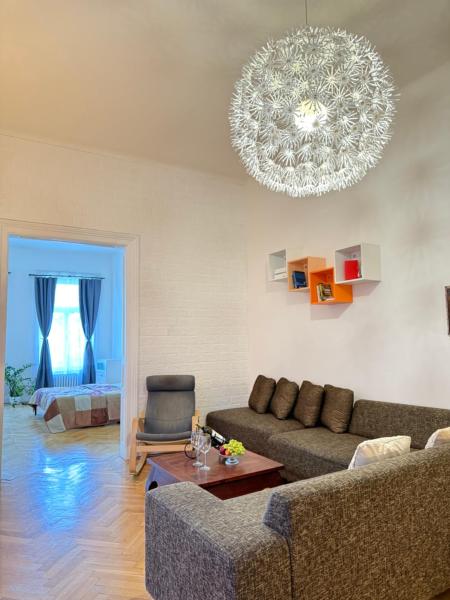 Apartment Hviezdoslav Square, The Historic Heart Of Bratislava - 브라티슬라바