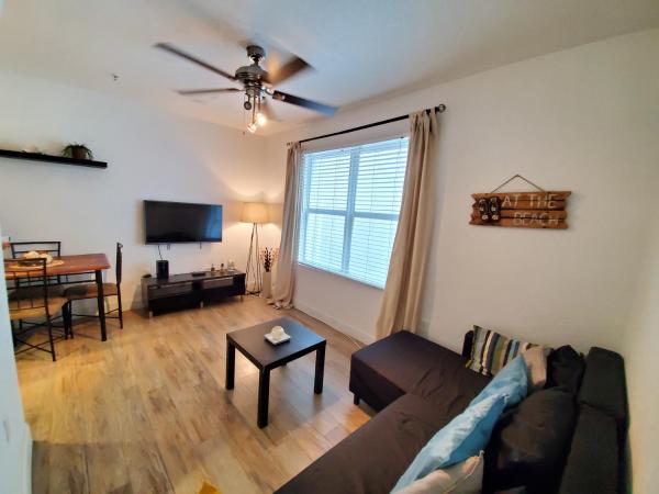 1 Bed On Collins Av Close To Beach - Miami Beach, FL