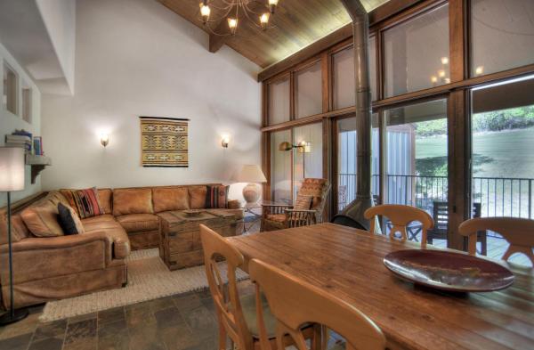 Tamarron Gambel Oak 783 - Colorado