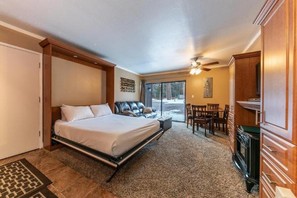 Cozy Deluxe Studio #131 At Donner Lake Village Condo - Truckee, CA