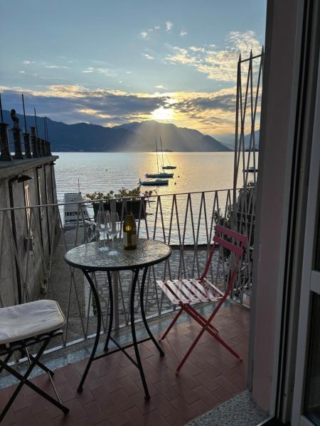 With Your Feet In The Lake - Lac Majeur