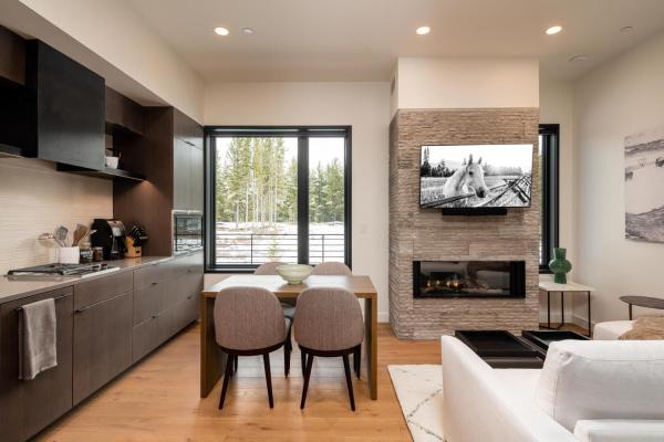 230 Lakelodge Condo - Mirror Lake, Gallatin Gateway