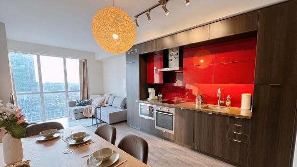 Luxury 1 Br And Den Near Cn Tower - Mississauga