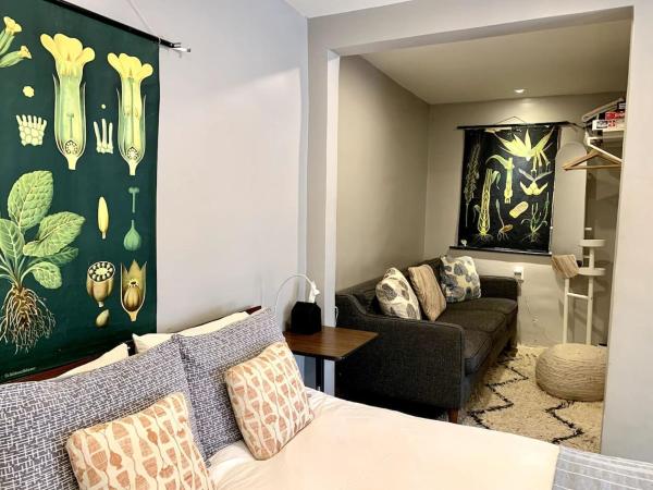 The Greenhouse - Cozy Adobe Casita For 2 - Marfa, TX