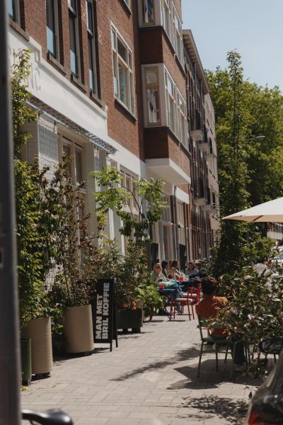 Man Met Bril Koffie Hotel - Barendrecht