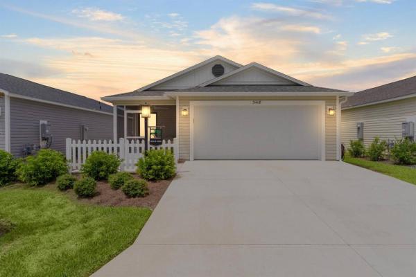 Luxurious 2 Bedroom Villa - Wildwood, FL