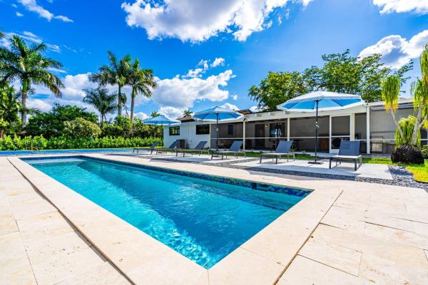 4br Biscayne River Home With Pool & Pickleball Fun - ミラマー, FL