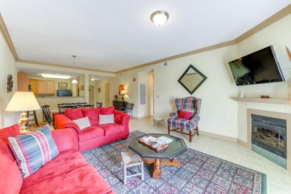 Mountain Escape With Pool Access In Pigeon Forge! - Gatlinburg, TN