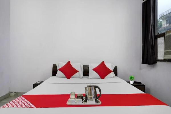 Oyo Hotel Dream Palace - Faridabad