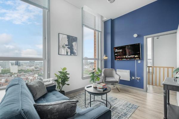 Skyline Views 3br Duplex Penthouse With Balcony - Brand New - Birmingham