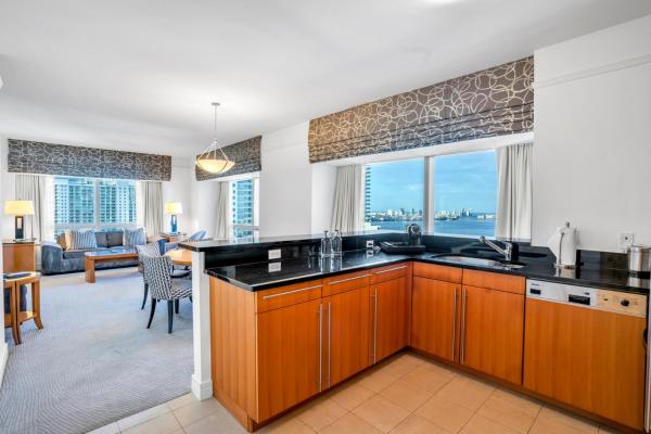 Private 2bed - 2bath Ocean View Suite Four Seasons Hotel- Downtown Miami -