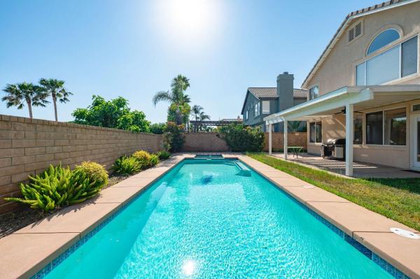 Bright Designer Home W Pool Near Everything - Claremont