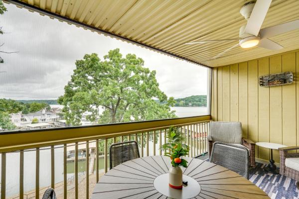 Charming Lakefront Retreat With Dock Osage Beach - Vereinigte Staaten