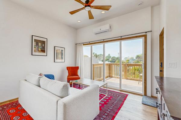 Beachwalk Bungalow - Del Mar, CA