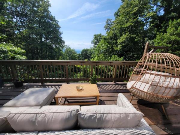 Mont Bleu, A-frame Cabin With Hot Tub And Scenic Views - Virginia