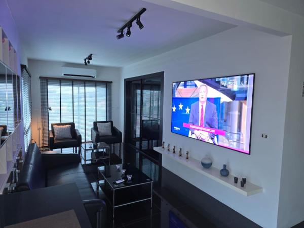 Flame Tree Suite 110 Sqm 2-bedroom Apartment - Hua Hin