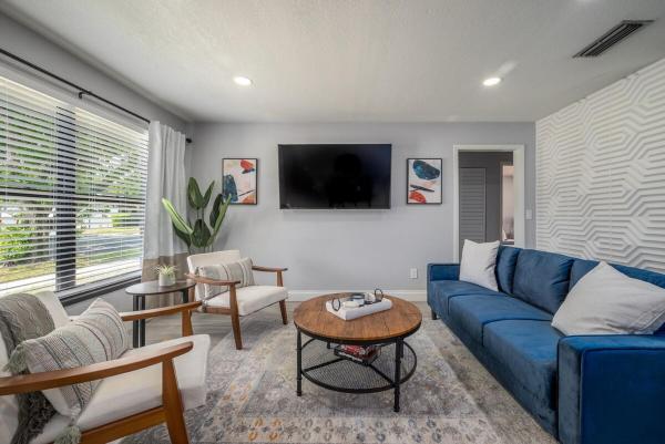 Modern 2br Downtown Home With King Bed, Long Stays, Wifi, Netflix - Orlando, FL