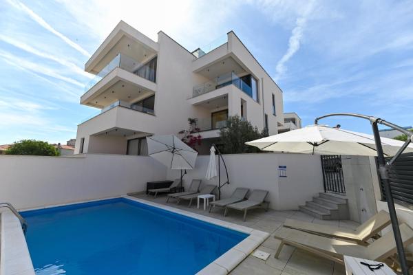 Diva Luxury Apartment - Maslinica