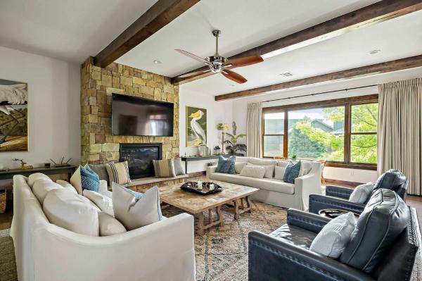 Lake Travis Luxe Villa - 4br, Pickleball & Bbq - Lake Travis, TX