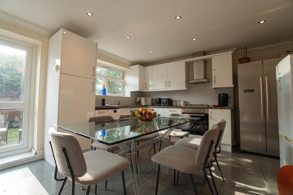 Free Parking 6 Beds Fully Equipped Home Favourite By Contractors & Groups - Reading